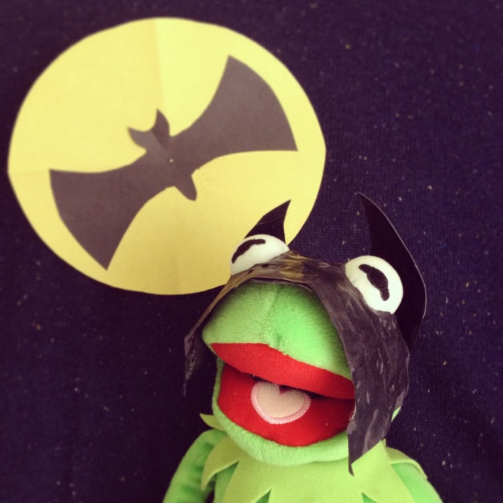 Kermit the Frog Dresses Up as Classic Movie Characters (8 Pics)