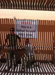 20 People Having Fun With Signs