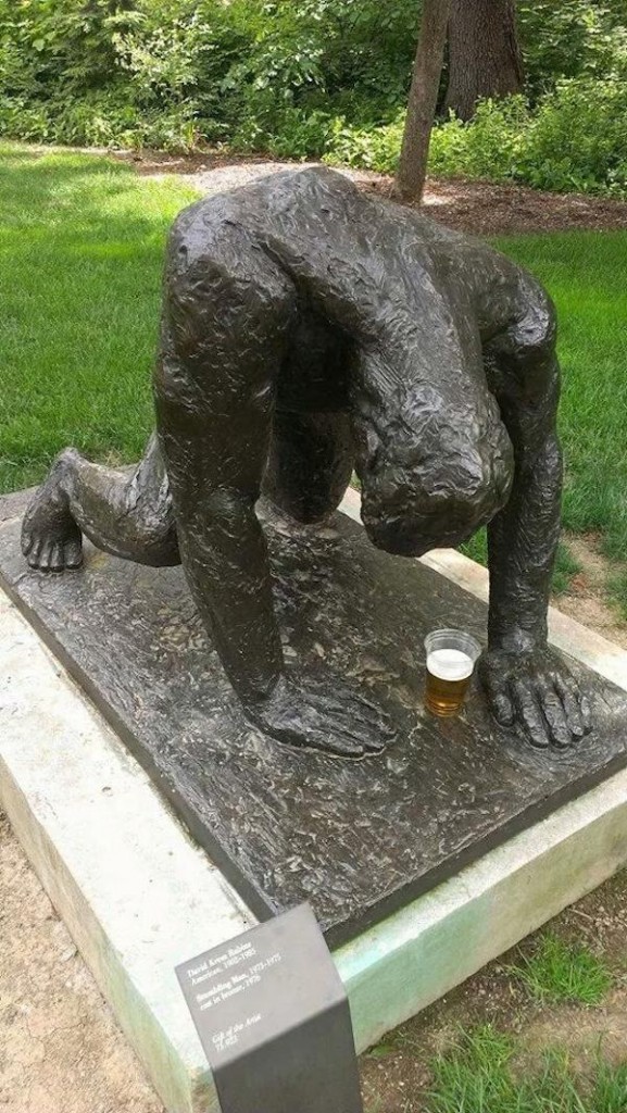 Fun With Statues (25 Pics)