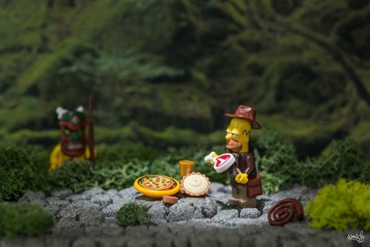 Photographer Creates Clever Miniature LEGO Scenes (21 Pics)