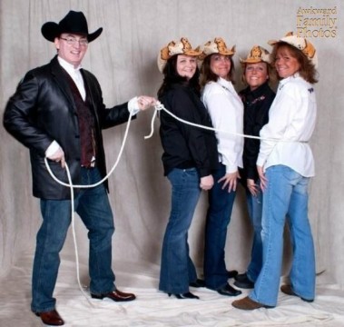 20 Funny and Awkward Group Photos