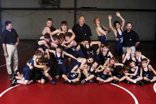 20 Funny and Awkward Group Photos