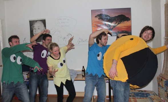 27 Hilarious Group Costume Ideas for Halloween