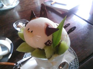 These Japanese Cat Parfaits Are the Cutest Treats Ever