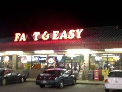 28 Hilariously Broken Neon Signs