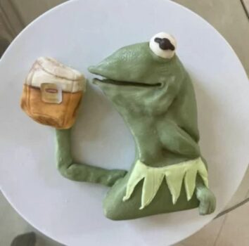 Baker Creates Cakes That Range From Cute To Unsettling Using “Cursed ...