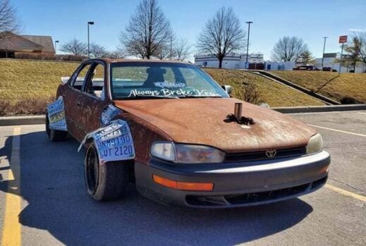 Unnecessary, And Quite Frankly Ridiculous Car Mods (24 Pics)