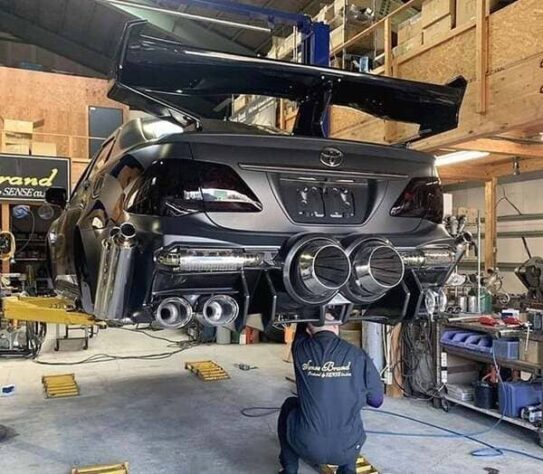 Unnecessary, And Quite Frankly Ridiculous Car Mods (24 Pics)