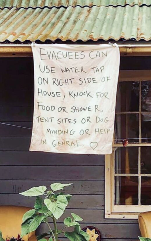 Great Neighbors Showing Off Their Great Neighbors (50 Wholesome Pics)