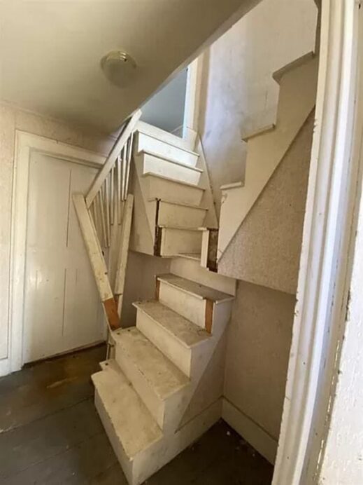 Stairs Shouldn't Have A Difficulty Ranking This High (25 Needlessly ...