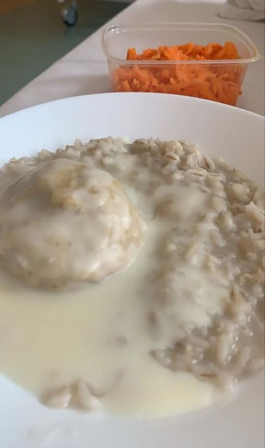 Patients Are Sharing The Worst Hospital Food They've Been Served (65 Pics)