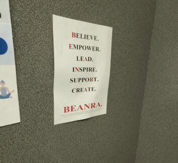 These Poorly Designed Signs Are More Confusing Than Helpful (25 Pics)