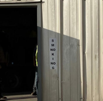 These Poorly Designed Signs Are More Confusing Than Helpful (25 Pics)