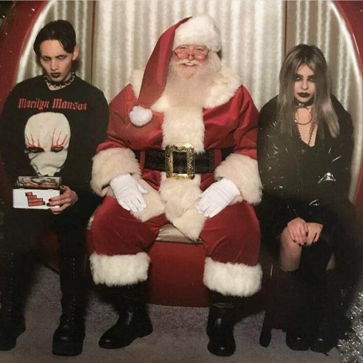 Goths & Metalheads Who Saved Their Cheer For Santa (24 Pics)