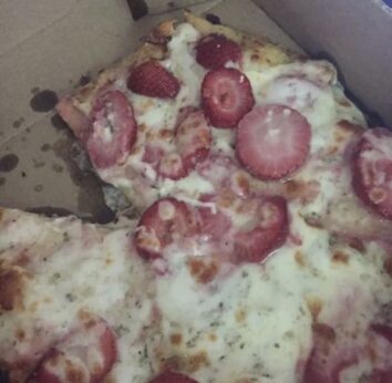Twitter Account Shares Pizzas That Look, Well, Pretty Messed Up (23 Pics)