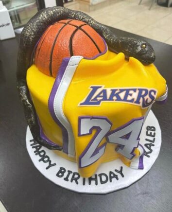 "I Guess There's A Cake For Every Occasion" - 21 Hilariously Chaotic Cakes