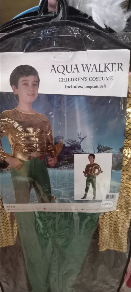 35 Unintentionally Funny Knock-Off Halloween Costumes That Are Better ...