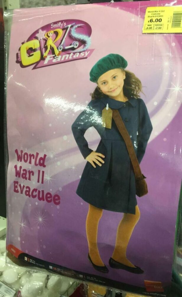 35 Unintentionally Funny Knock-Off Halloween Costumes That Are Better ...
