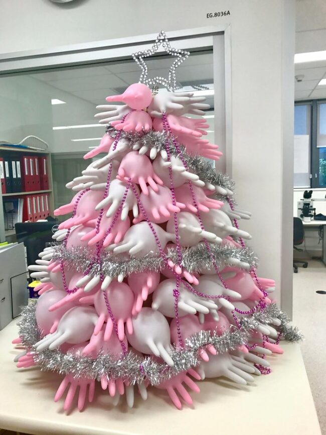 30 Employees Who Are Decorating Their Workplaces With Hilariously ...
