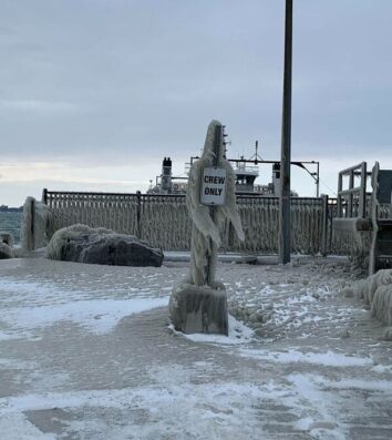 45 Crazy Pictures Of The Freezing Cold That Prove Winter Is A Force To ...