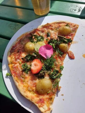 25 Of The Most Heinous "Pizza Crimes" Ever Committed