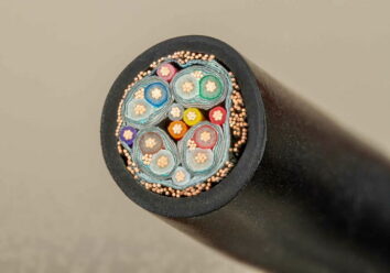 50 Fascinating Pictures Of The Secret Insides Of Everyday Objects We'd ...