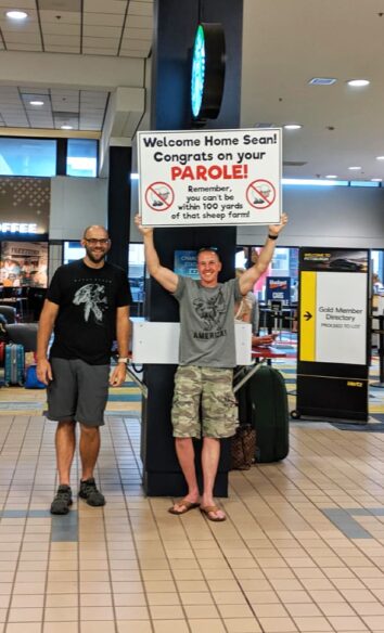20+ Funny Airport Signs That Stole The Show At Arrivals