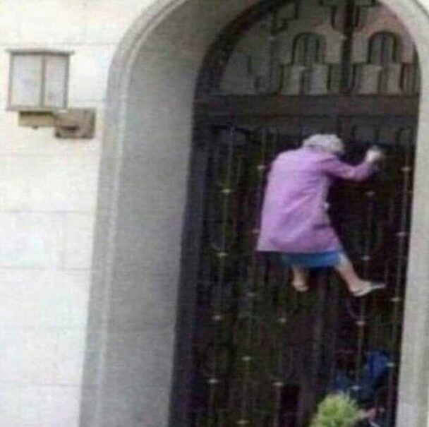 40 "Cursed Images" For Your Weekly Dose Of Twisted Pictures You'll Wish ...