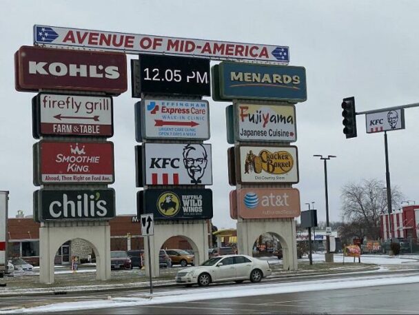 40 Painfully Hilarious Memes About Living In "Suburban Hell"