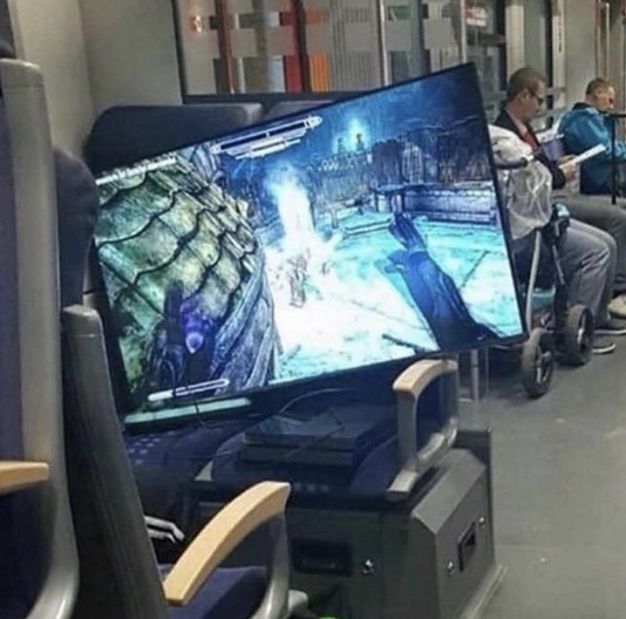 "You Need To Touch Some Grass" — 20+ Cursed Gamer Setup Memes From The ...