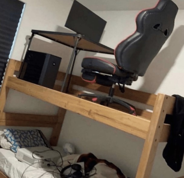 "You Need To Touch Some Grass" — 20+ Cursed Gamer Setup Memes From The ...