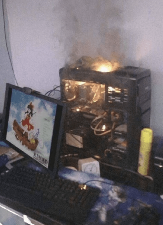 "You Need To Touch Some Grass" — 20+ Cursed Gamer Setup Memes From The ...