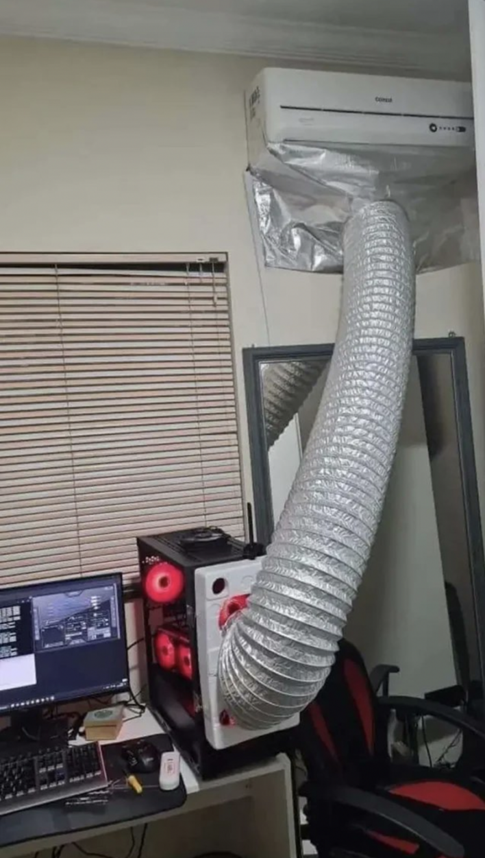 "You Need To Touch Some Grass" — 20+ Cursed Gamer Setup Memes From The ...