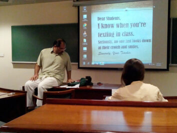 35+ Funny Teachers Who At Least Give An Effort To Make Learning ...