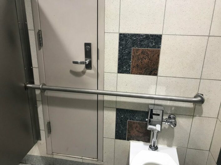 40 Hilariously Cringe Architecture And Home Decor Decisions That Are ...