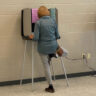 40 Funniest Times People Have Been Caught Standing Awkwardly In Public