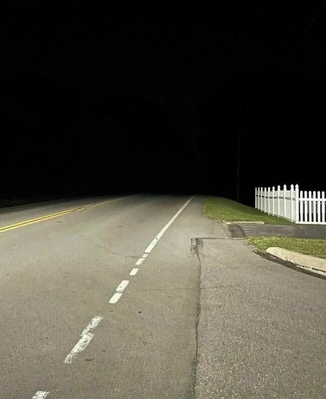 40 Weirdly Unsettling “Liminal Space” Pictures That'll Give You Anxiety ...