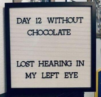 45 Funny And Absurd Signs Spotted And Shared In This Facebook Group