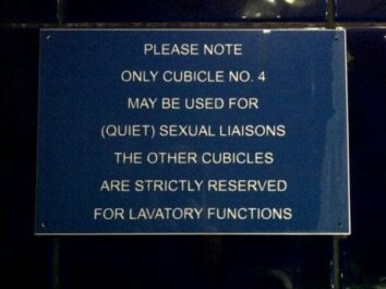 45 Funny And Absurd Signs Spotted And Shared In This Facebook Group