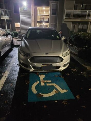35 Mildly Infuriating Pictures Of Bad Neighbors Who Got Called Out Online