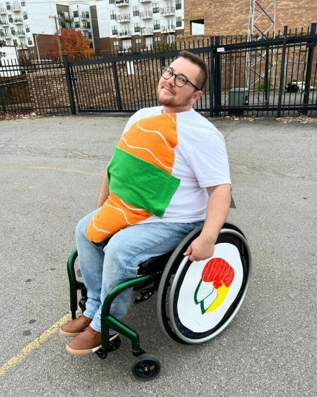 50 Inspiring Halloween Enthusiasts Who Use Their Disabilities To Pull ...