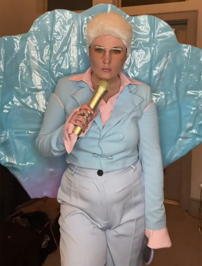 25 Funny Costume Ideas For Women Who Want To Be Silly Instead Of Sexy ...