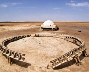 40 Weird Objects And Cool Things Explorers Found In Deserts
