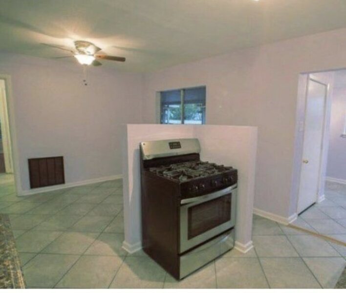 25 Hilariously Bad Kitchen Layouts That Are Ever Interior Designer's ...