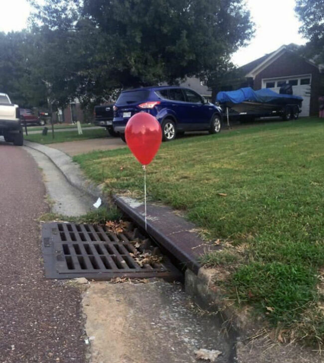 50 Hilarious Neighbors Make Life On The Block Way More Interesting