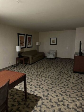 40 Creepy 'Liminal Spaces' That'll Give You Anxiety Just Looking At Them