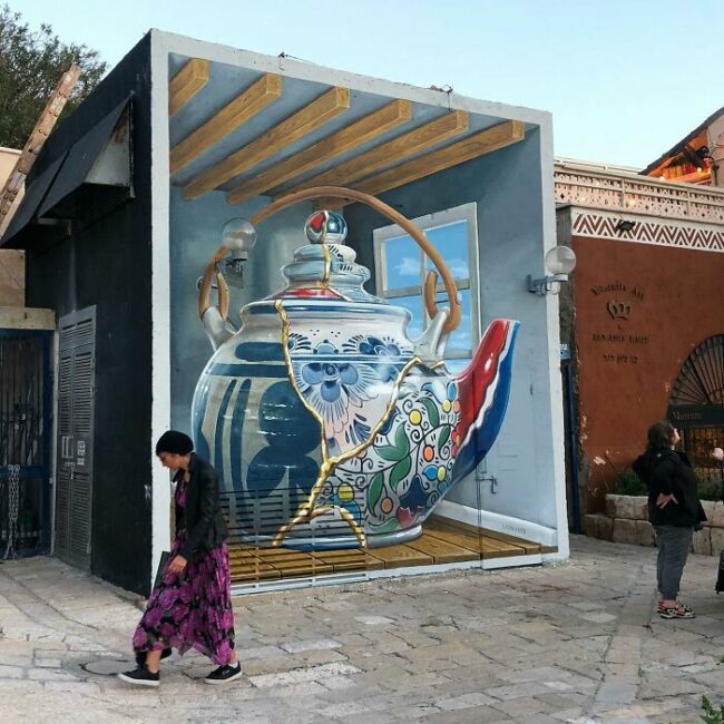 35 Mystifying 3D Murals With Hidden Messages From Artist Leon Keer
