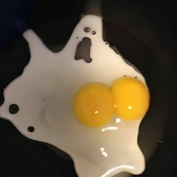 42 Chaotic Food Pictures Absolutely Bursting With Hilarious Chaos Energy