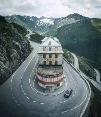 40 Incredible Photos Exploring Weird Abandoned Places Around The World
