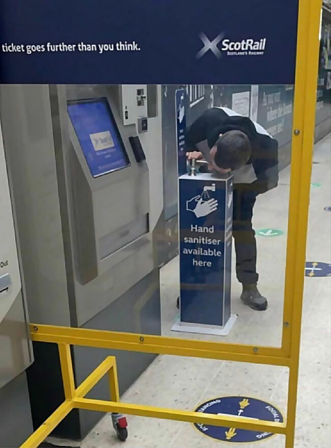 50 Funny And Weird Pictures Posted With No Context Making Them Even ...